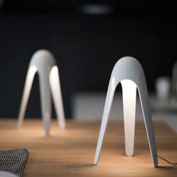 Cyborg table lamp - Lampefeber