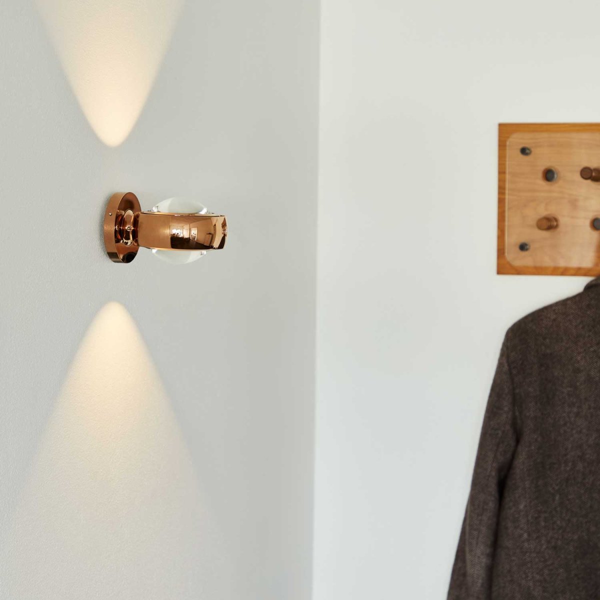 Modern and Elegant Wall Lights by LOOM Design - Lampefeber